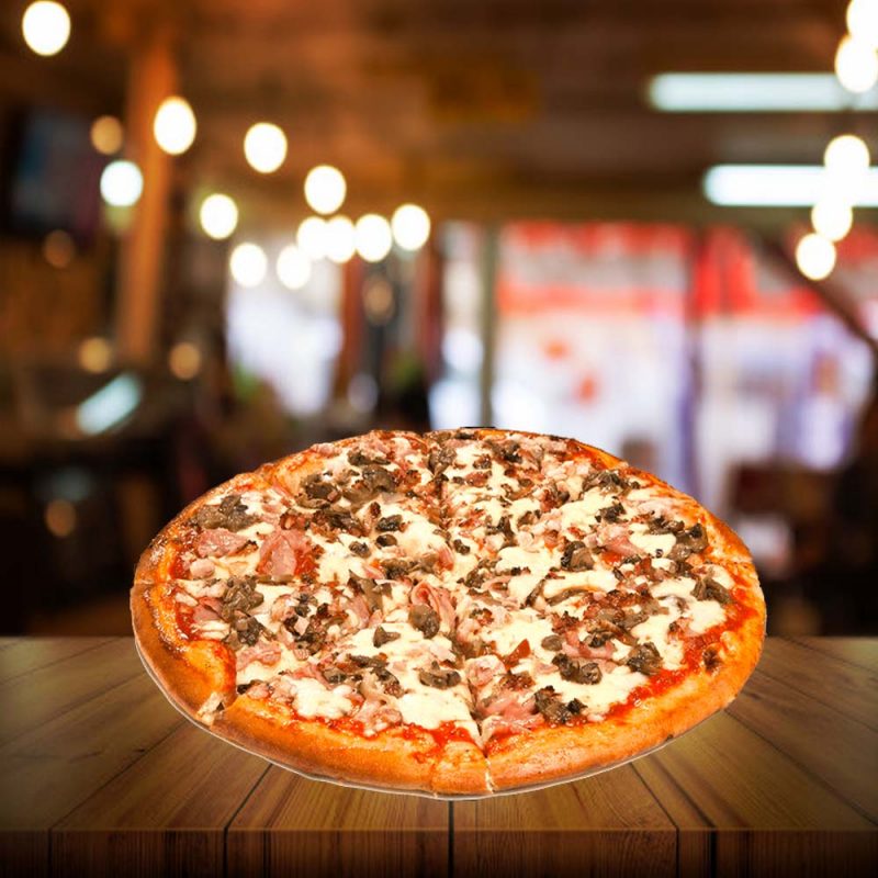 Disfruta de Pizza pastor con Carne enchilada, Cebolla y Piña